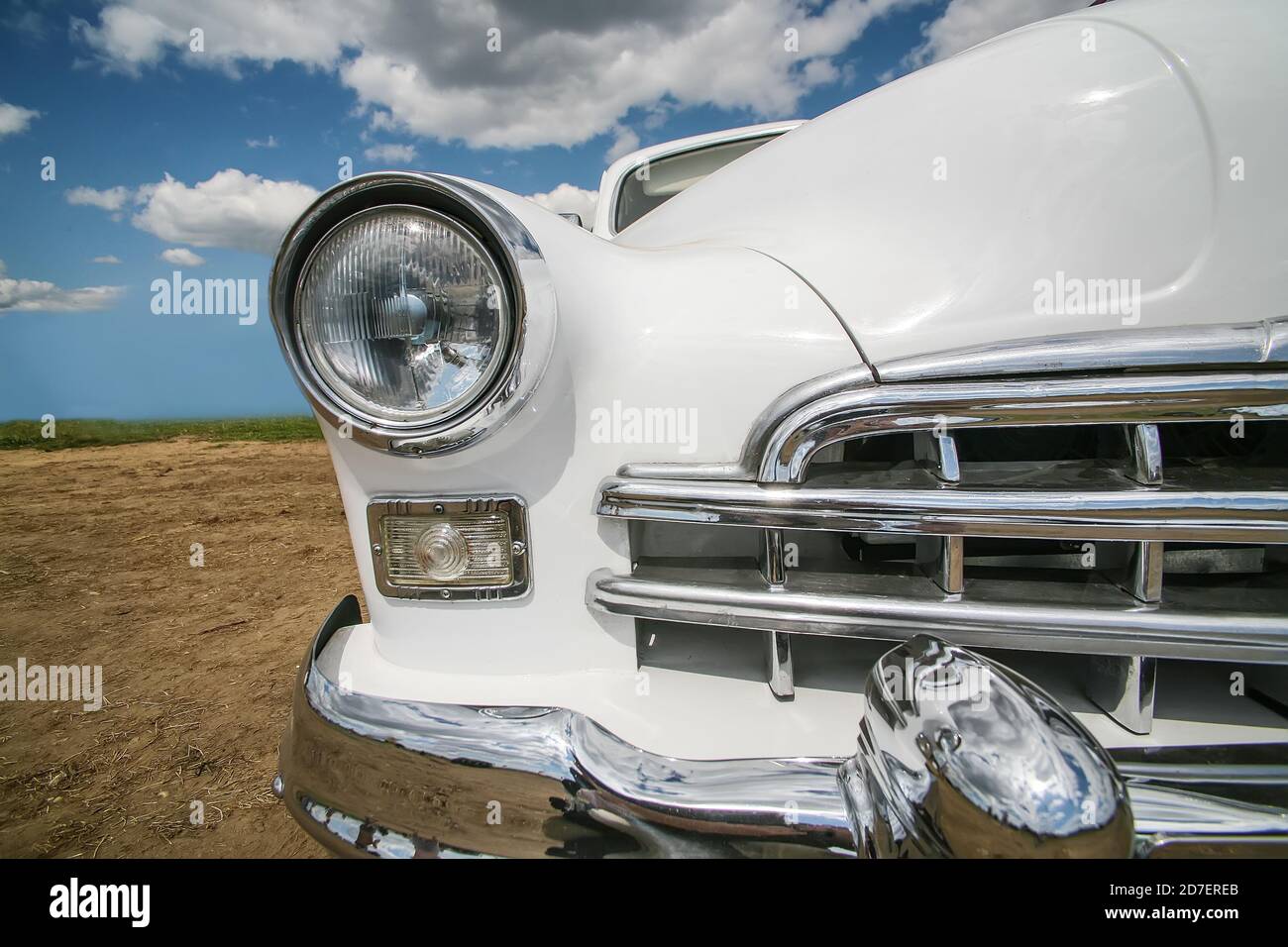 Vintage white car hi-res stock photography and images - Alamy