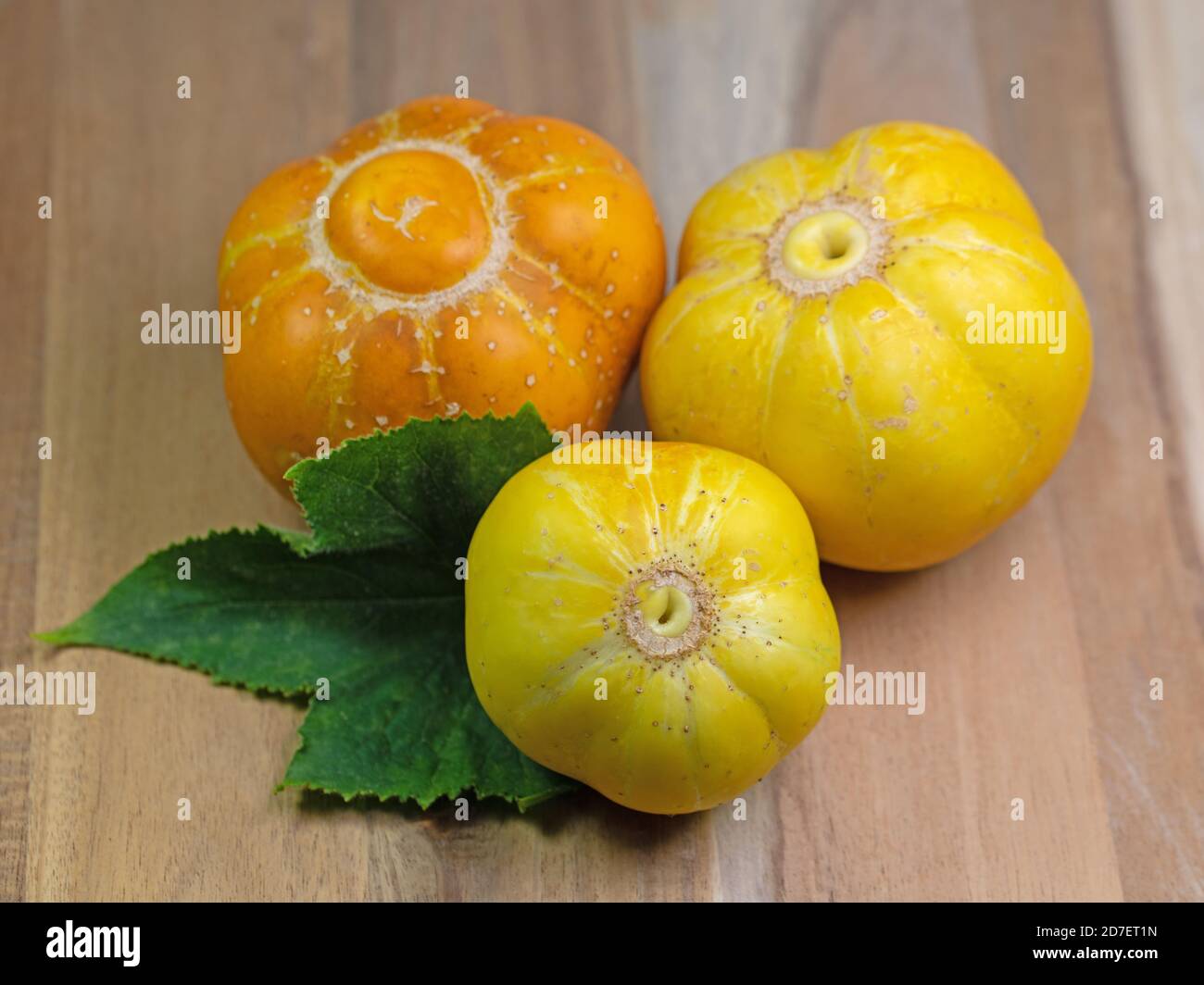 Lemon cross section seed hi-res stock photography and images - Alamy