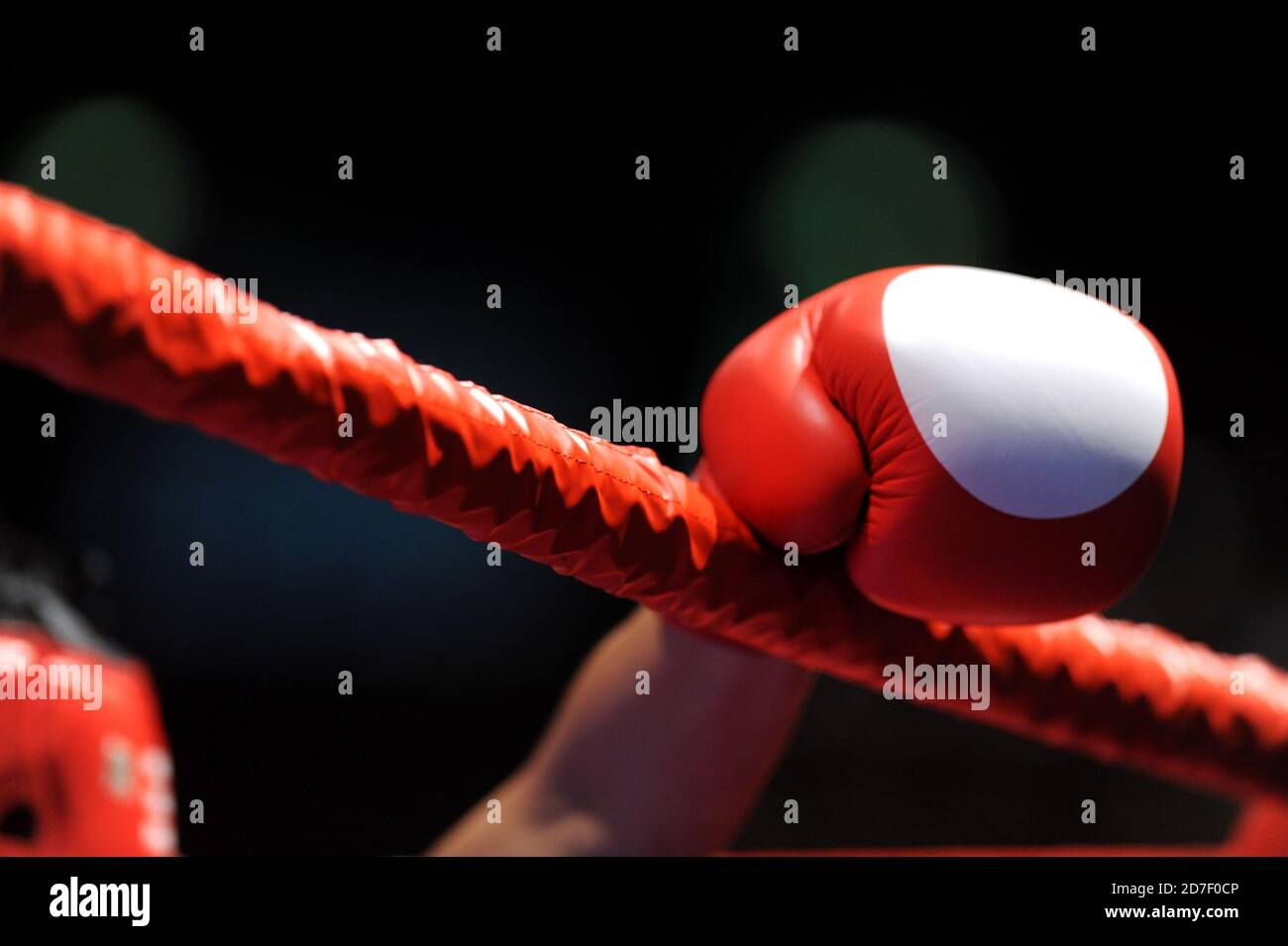 Boxing icon hi-res stock photography and images - Alamy