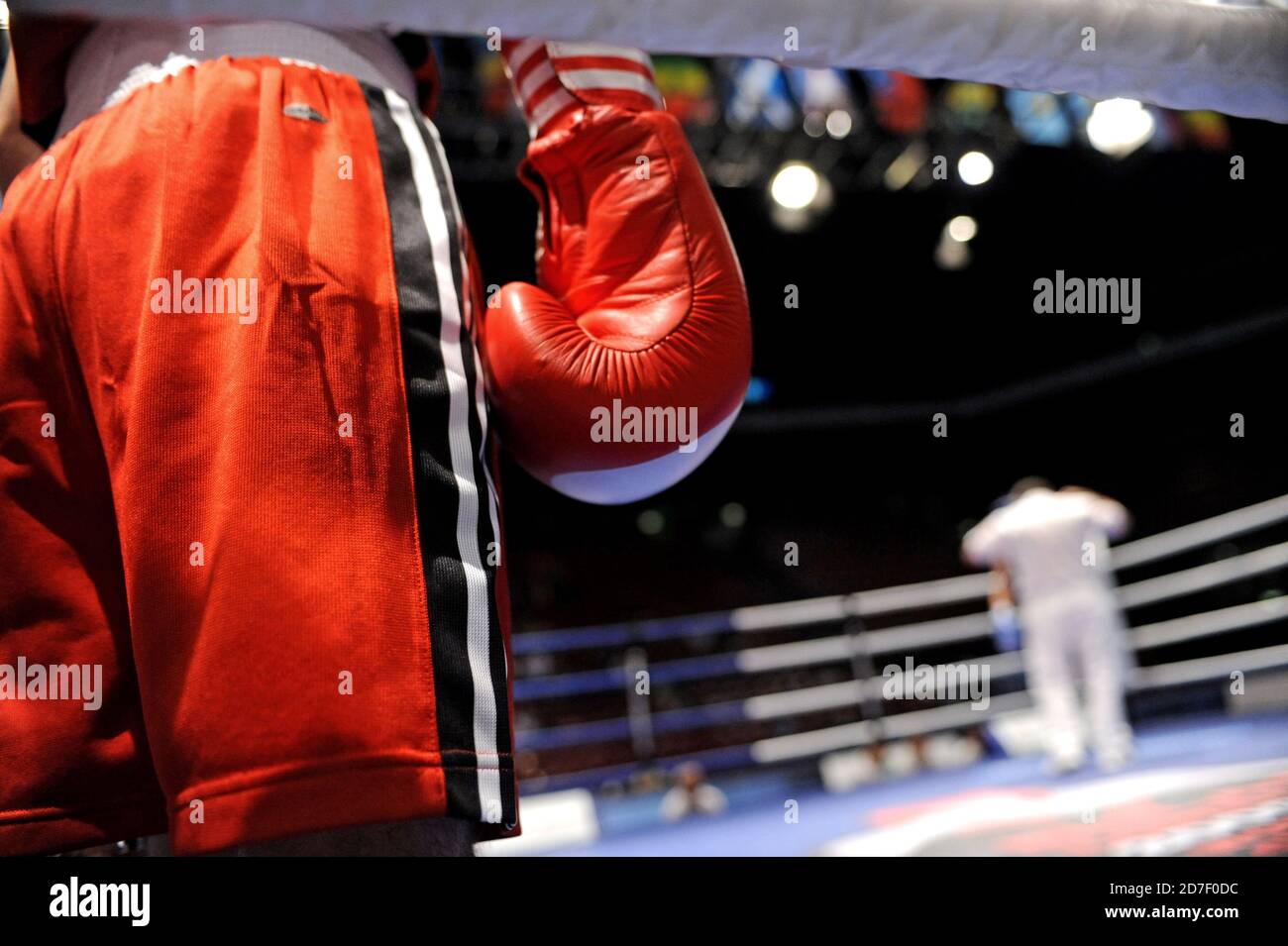 Boxing icon hi-res stock photography and images - Alamy