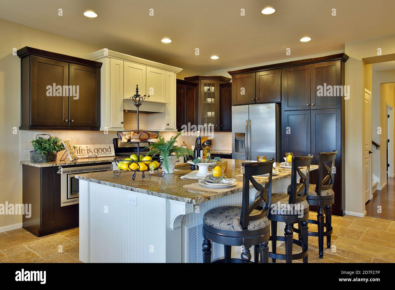 Kitchen interiors hi-res stock photography and images - Alamy