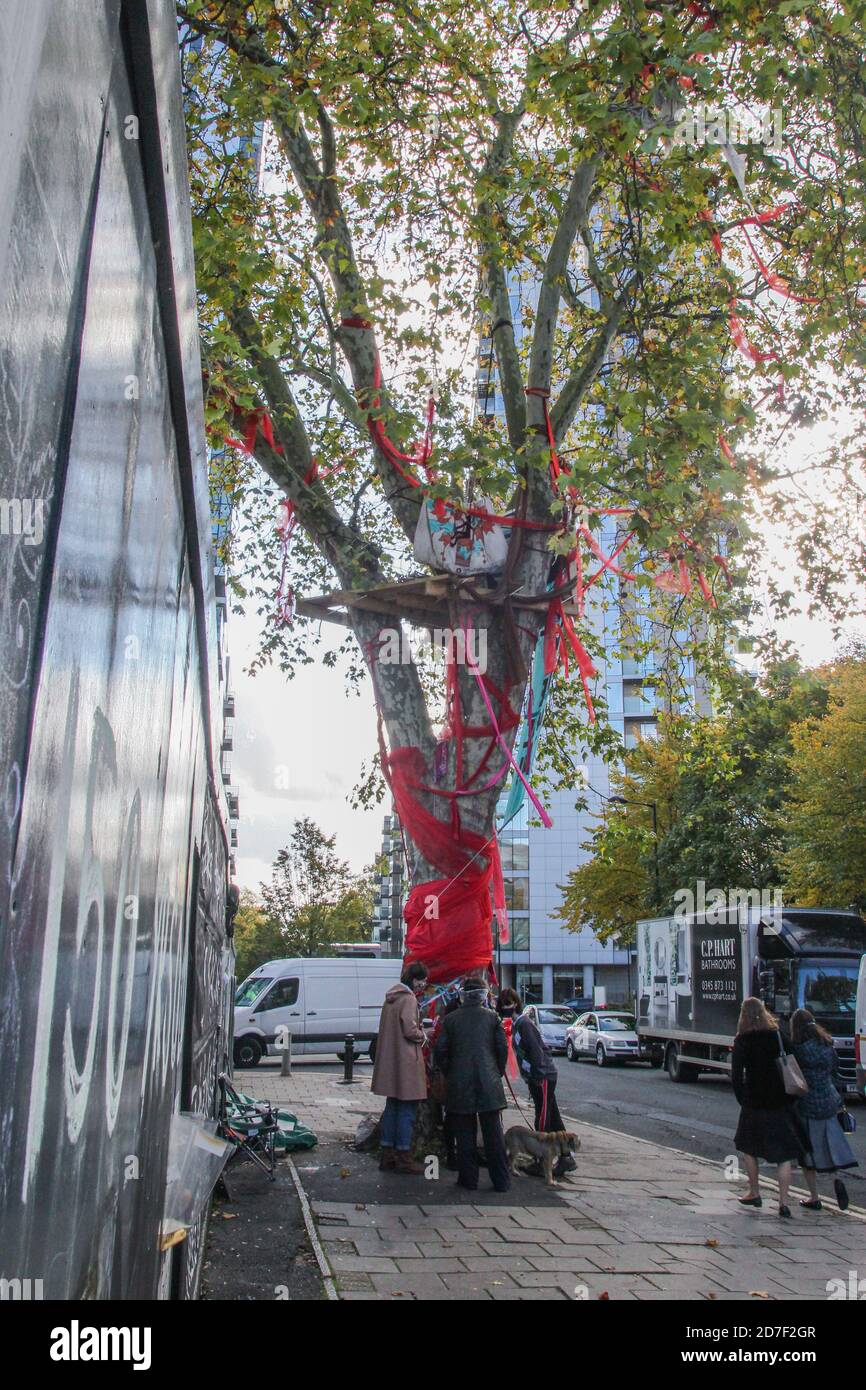 London, United Kingdom, 22th of Oct. 2020. Local residents gather at ...