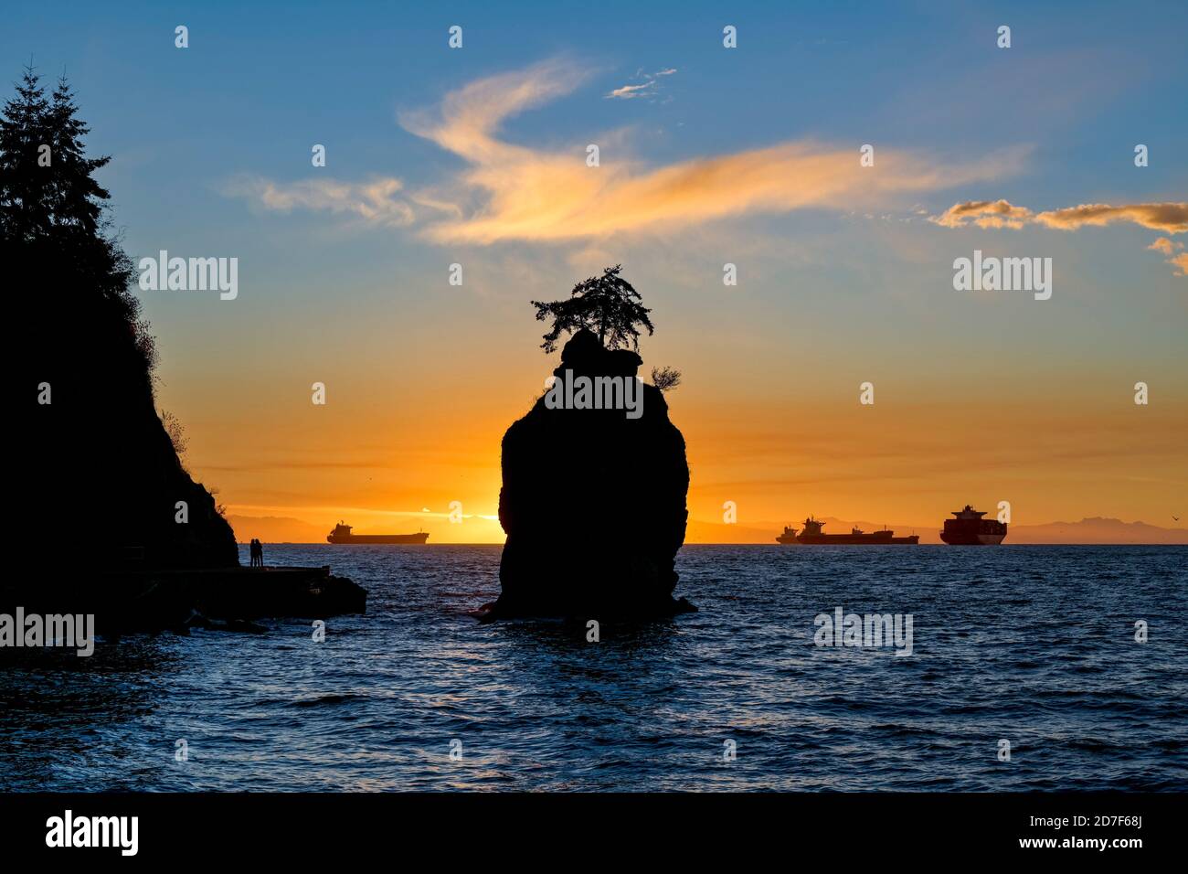 Stanley Park seawall, Siwash Rock, Vancouver, British Columbia, Canada ...