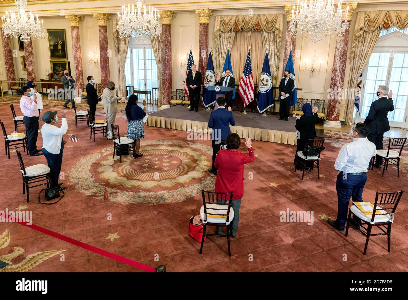 American citizenship oath hi-res stock photography and images - Alamy
