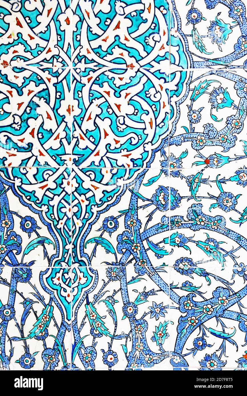 Painted tiles in Topkapi Palace Stock Photo - Alamy
