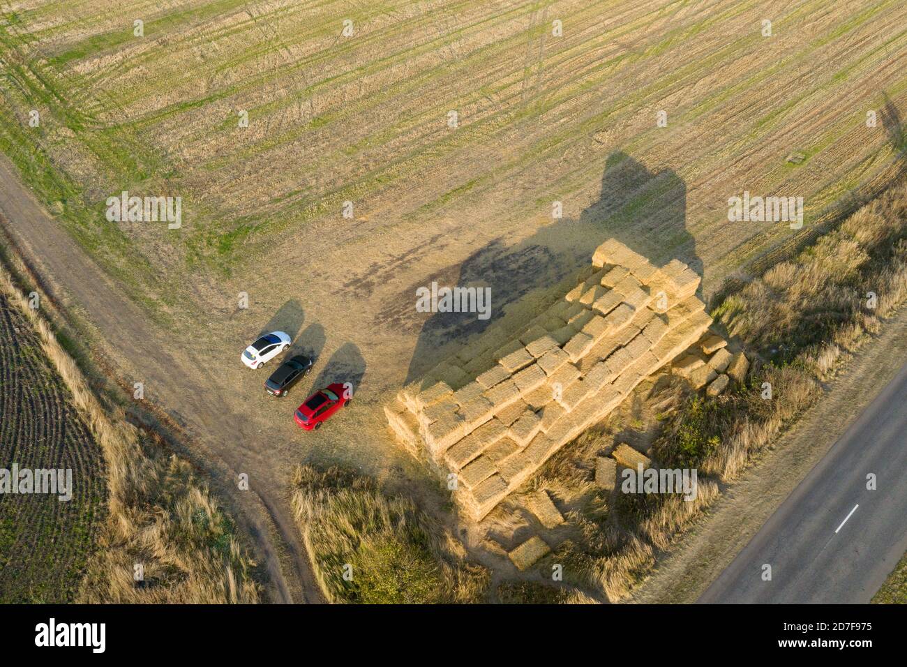 Haystack field car road hi-res stock photography and images - Alamy