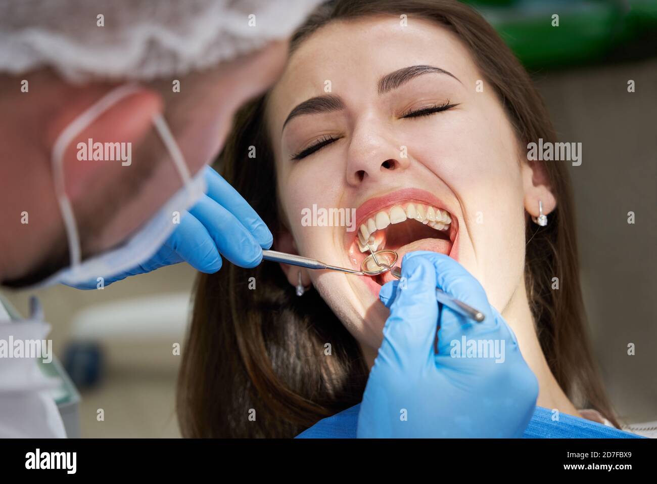 Portrait woman having toothache cavity hi-res stock photography and ...