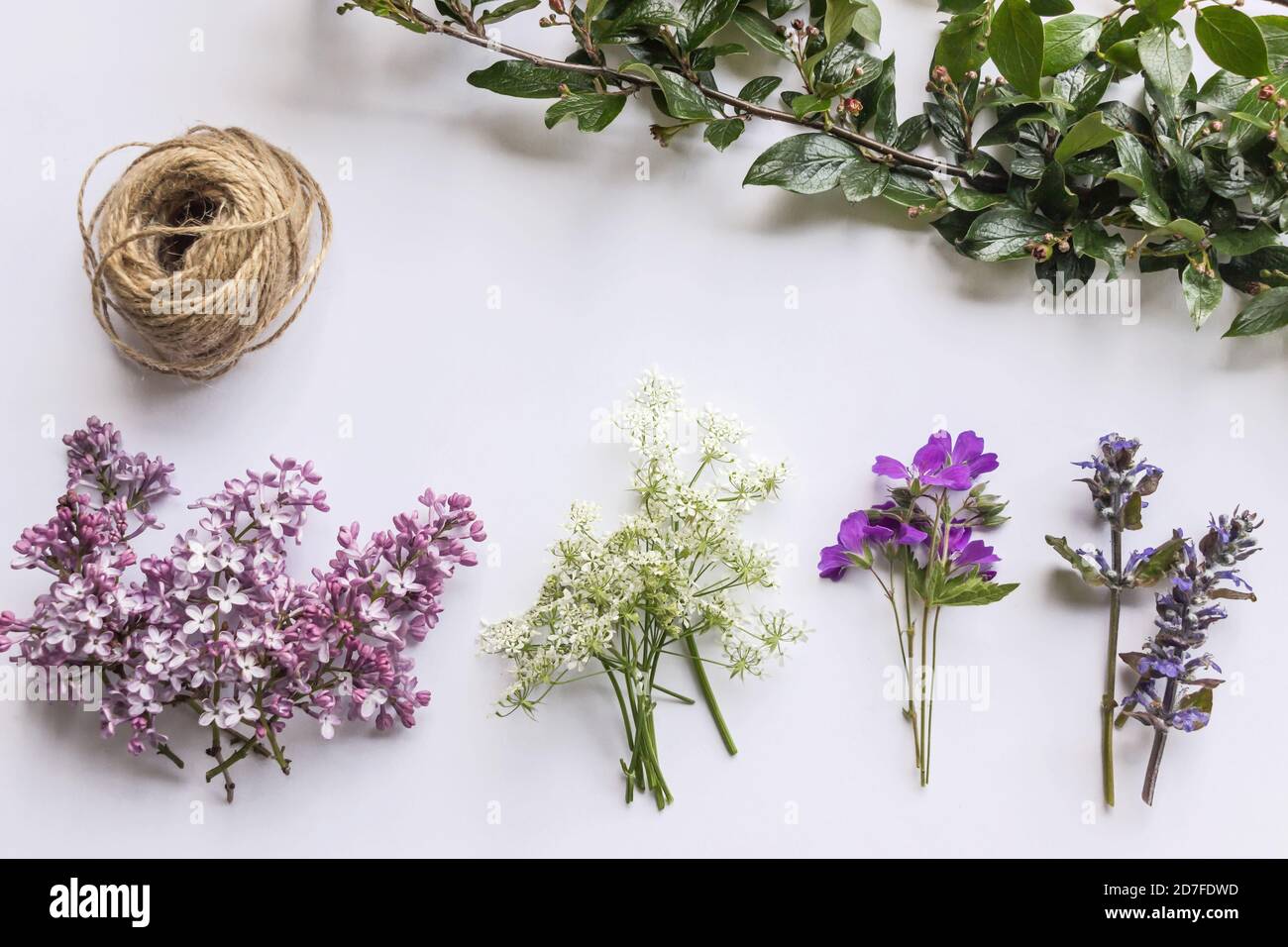 Wildflower arrangement hi-res stock photography and images - Alamy