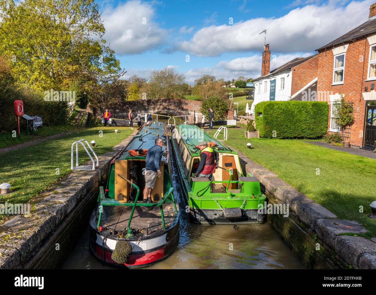 Operating canal lock gates hi-res stock photography and images - Alamy