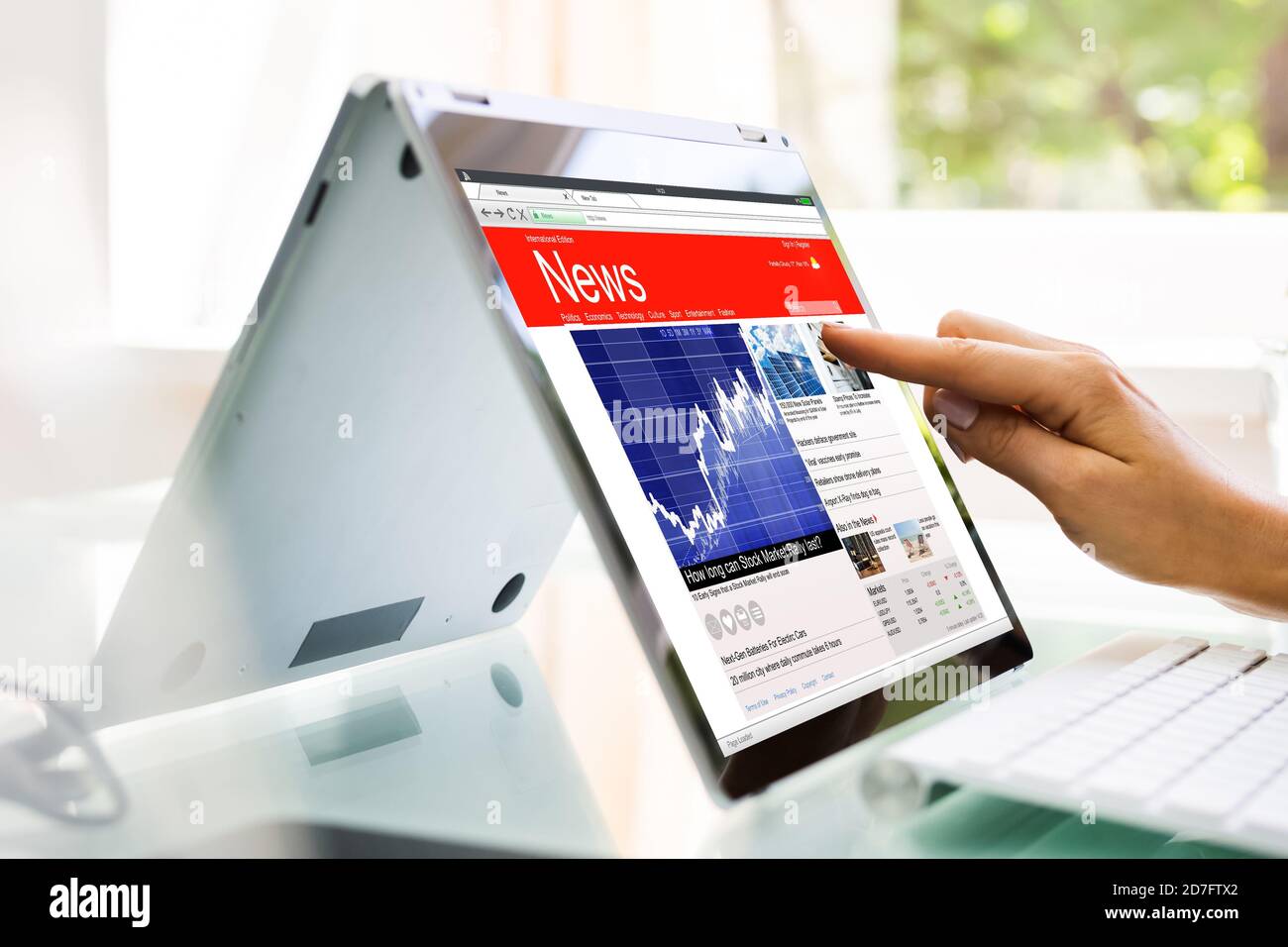 Digital newspaper technology hi-res stock photography and images - Alamy