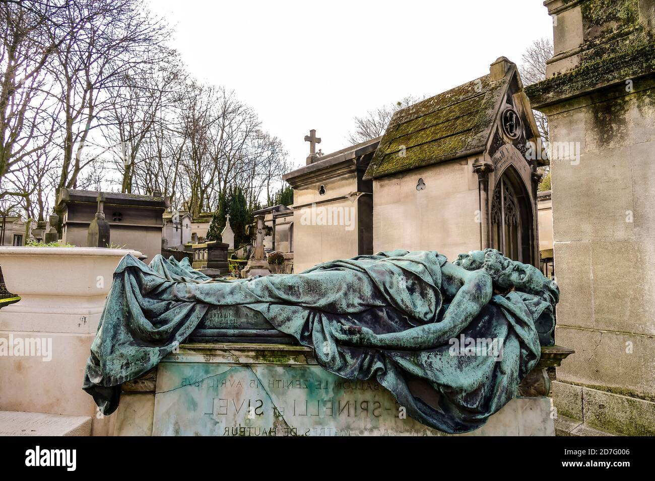 Cimetiere du Pere Lachaise typical french cemetery, Photo image a ...