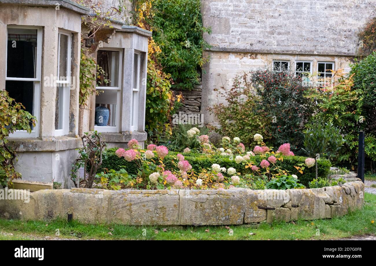 Picturesque garden in Biddestone in the Cotswolds, UK Stock Photo - Alamy