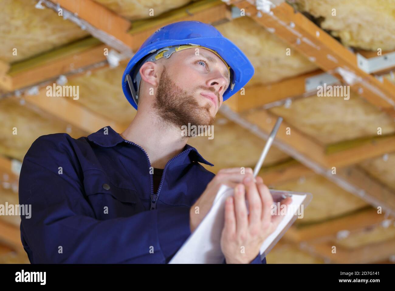 Engineer man clipboard solar hi-res stock photography and images - Alamy