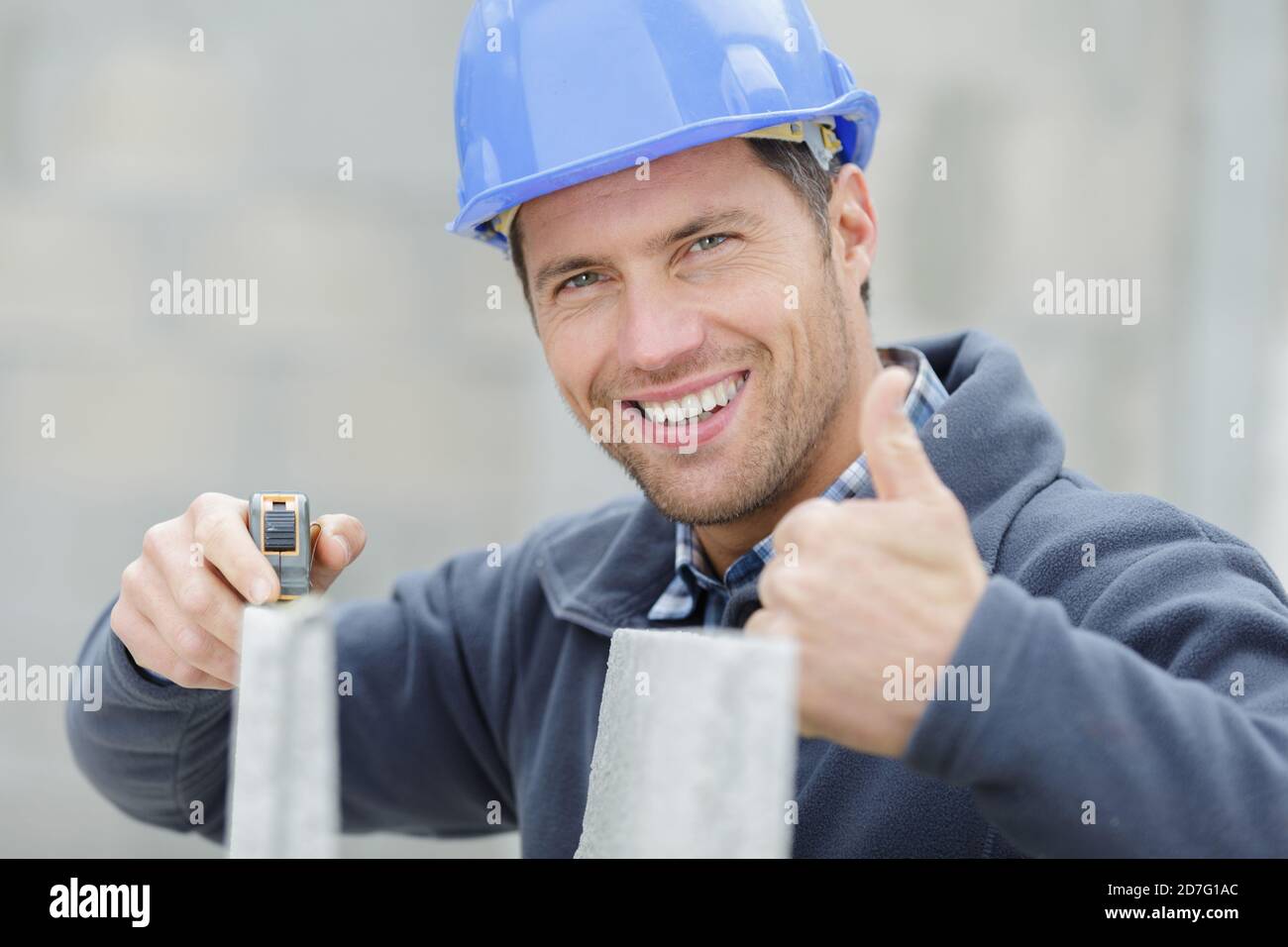happy construction bricklayer worker outdoors Stock Photo - Alamy