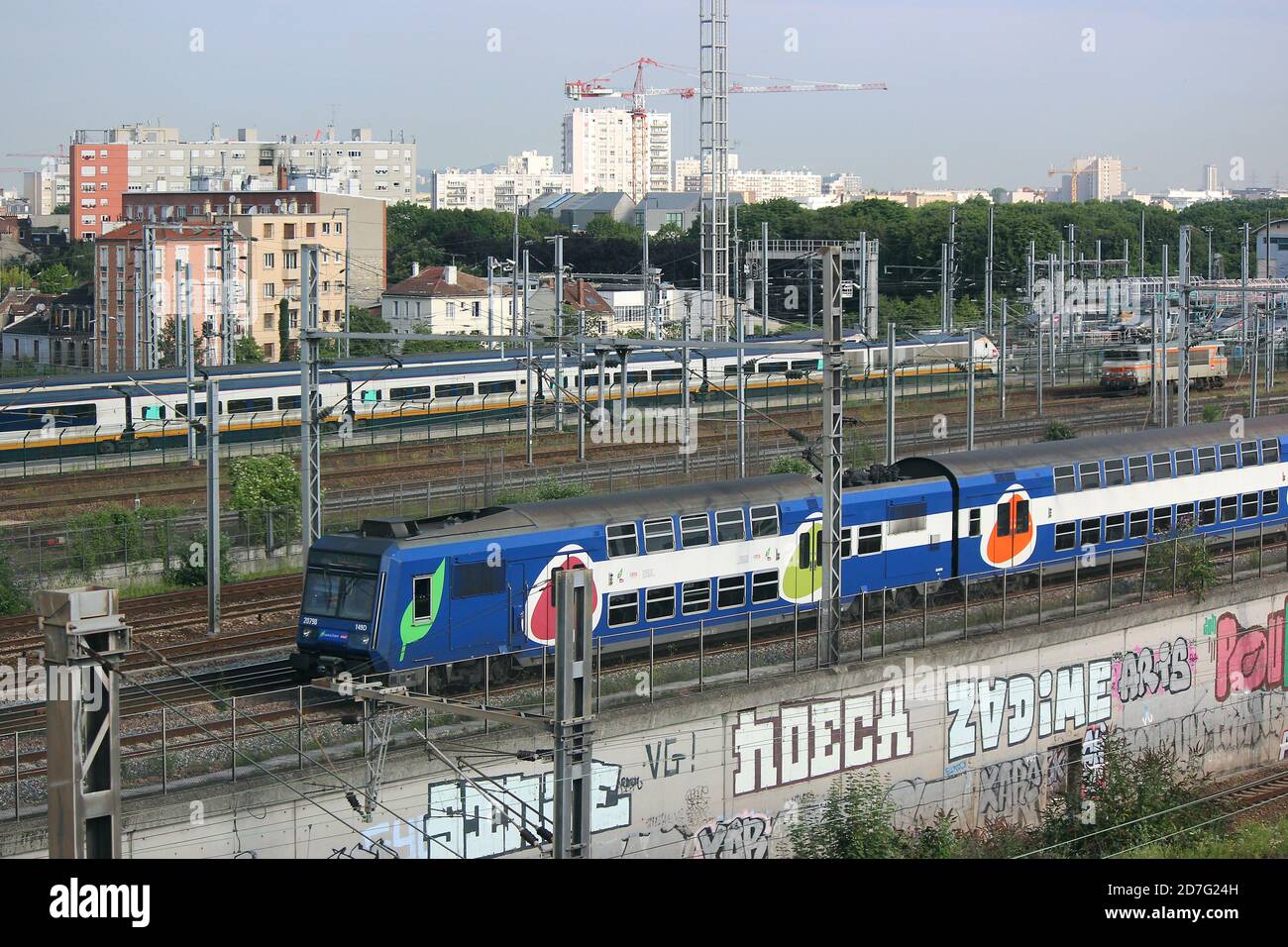 Double decker train hi-res stock photography and images - Alamy