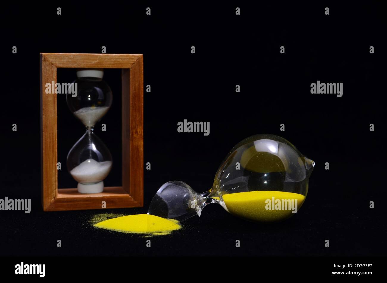 Broken Glass Hourglass Stock Photo - Alamy