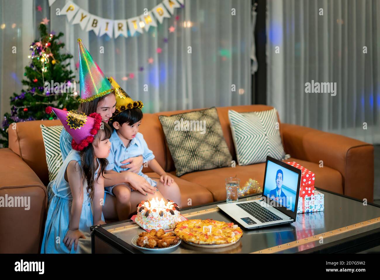 Computer happy birthday hi-res stock photography and images - Alamy