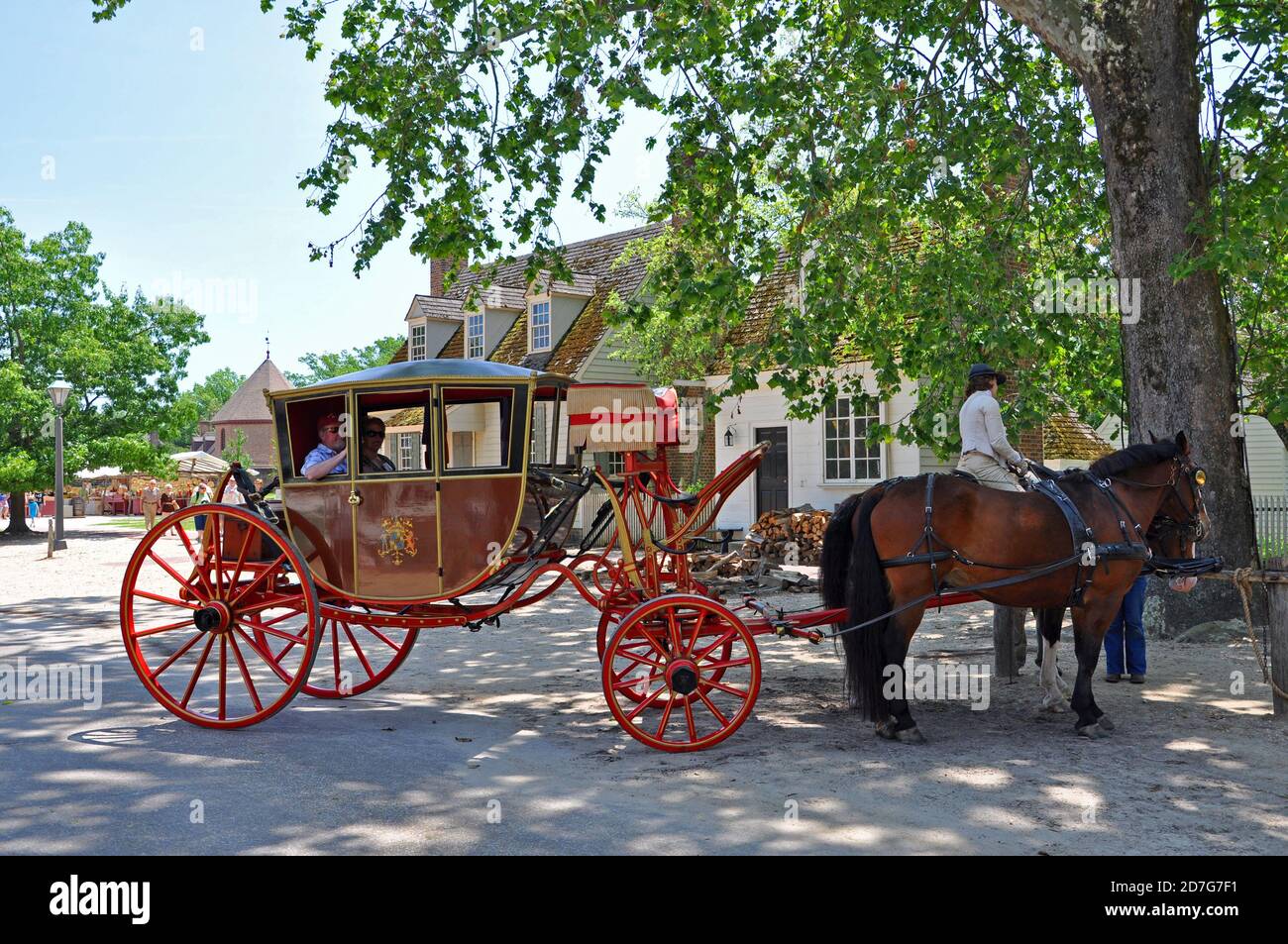 Horse drawn carriage in colonial williamsburg virginia usa hi-res stock ...