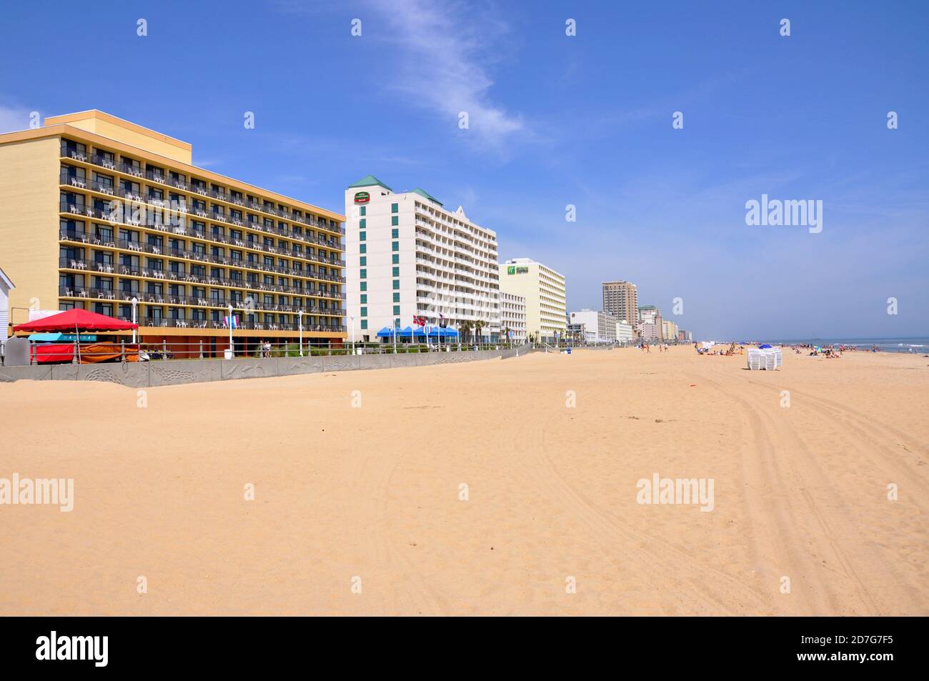 Virginia beach oceanfront boardwalk hi-res stock photography and images ...