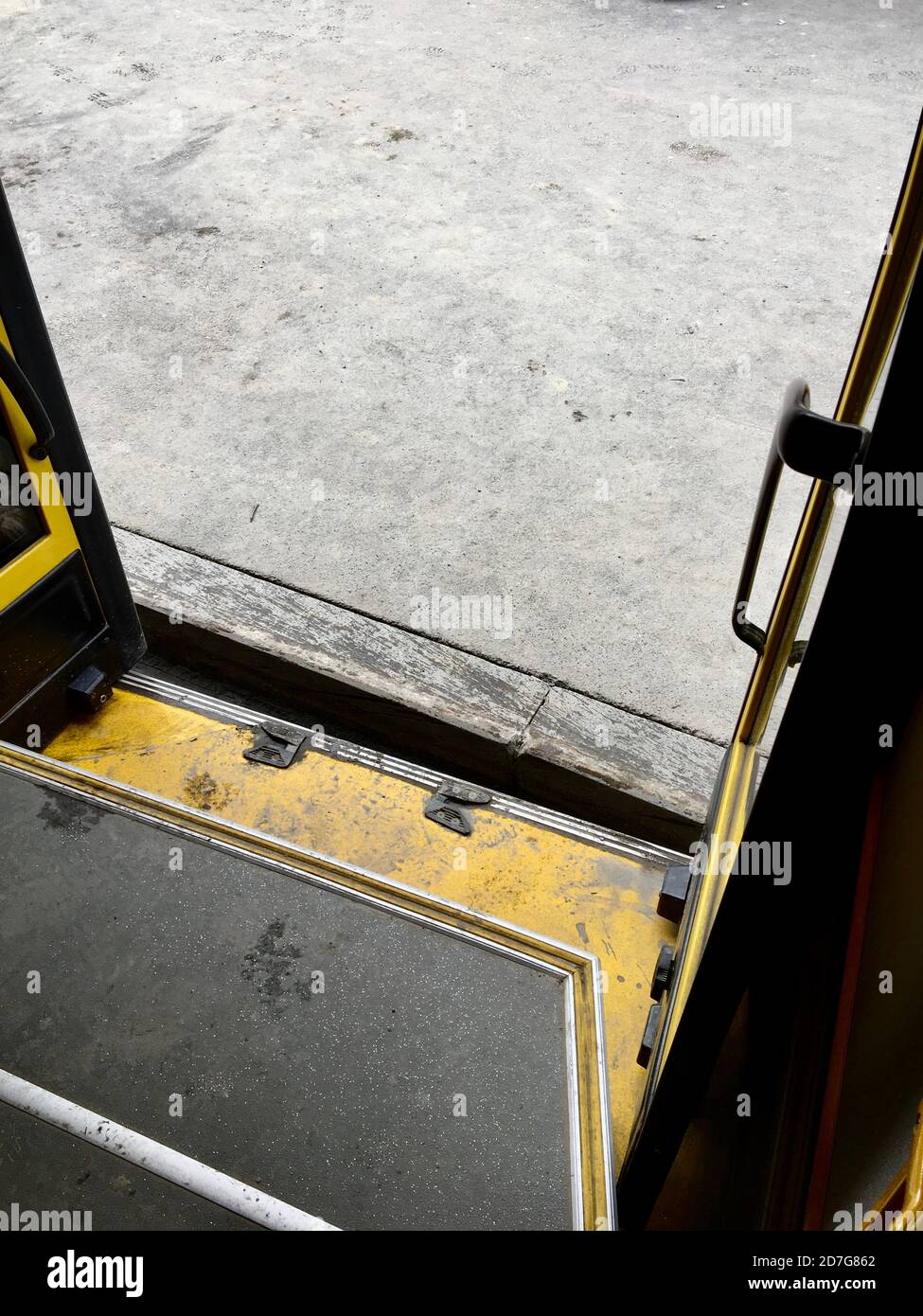 Open platform bus hi-res stock photography and images - Alamy