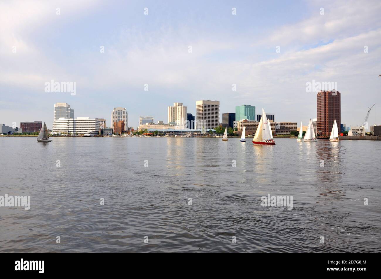 Norfolk virginia skyline hi-res stock photography and images - Alamy