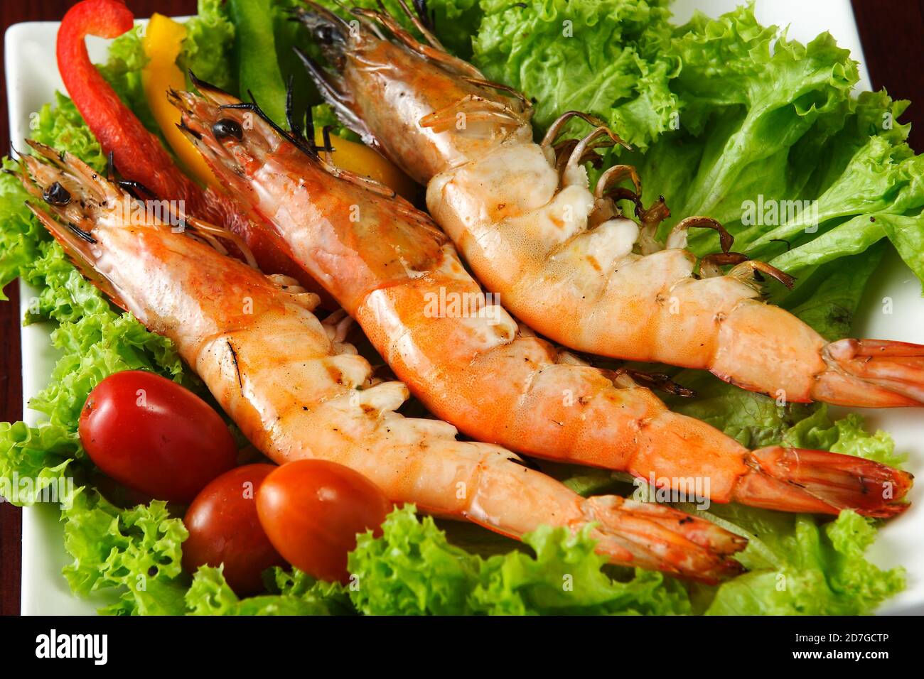 grill big prawns with fresh vegetable Stock Photo - Alamy