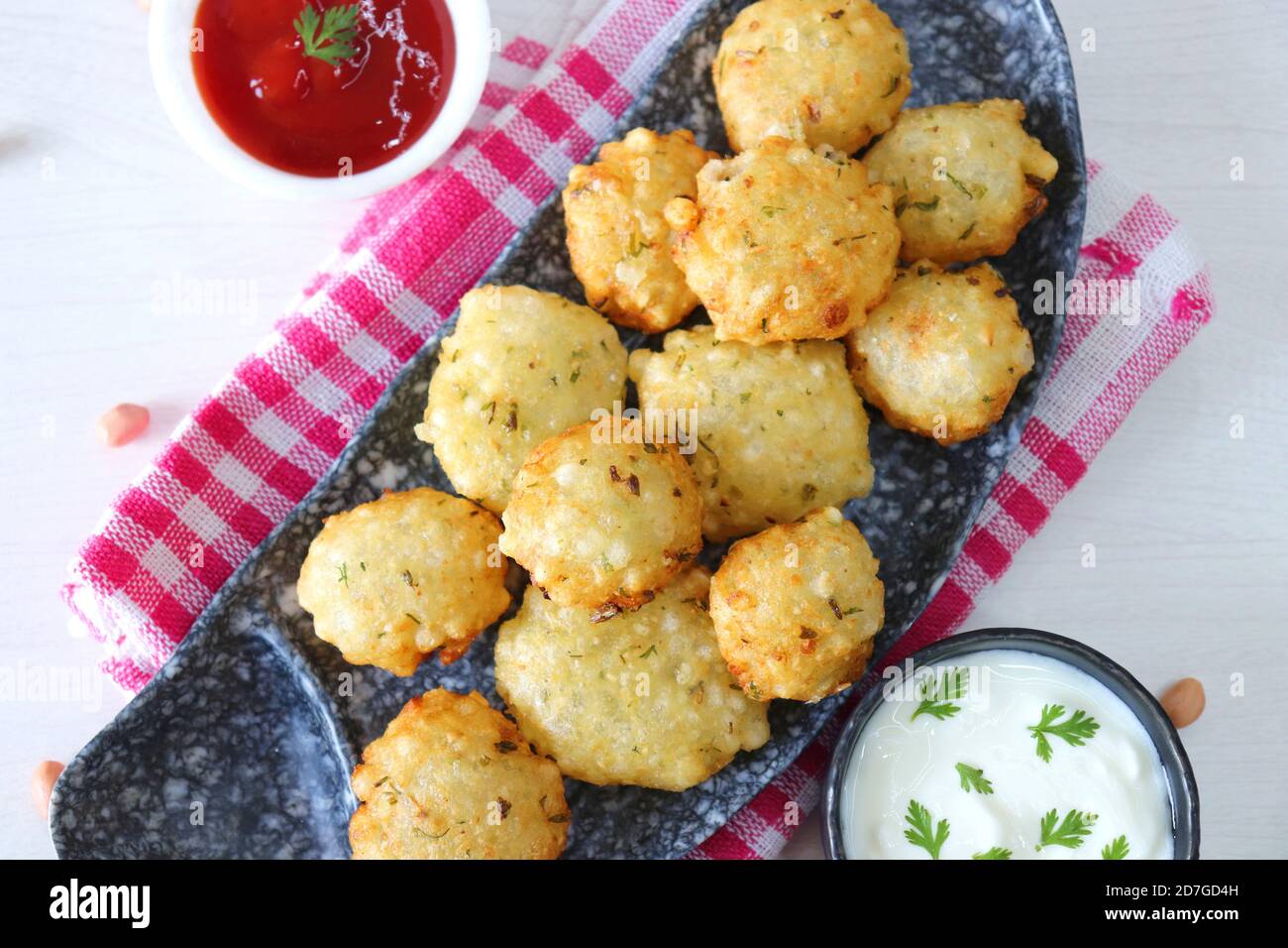 Sago chips hi-res stock photography and images - Alamy