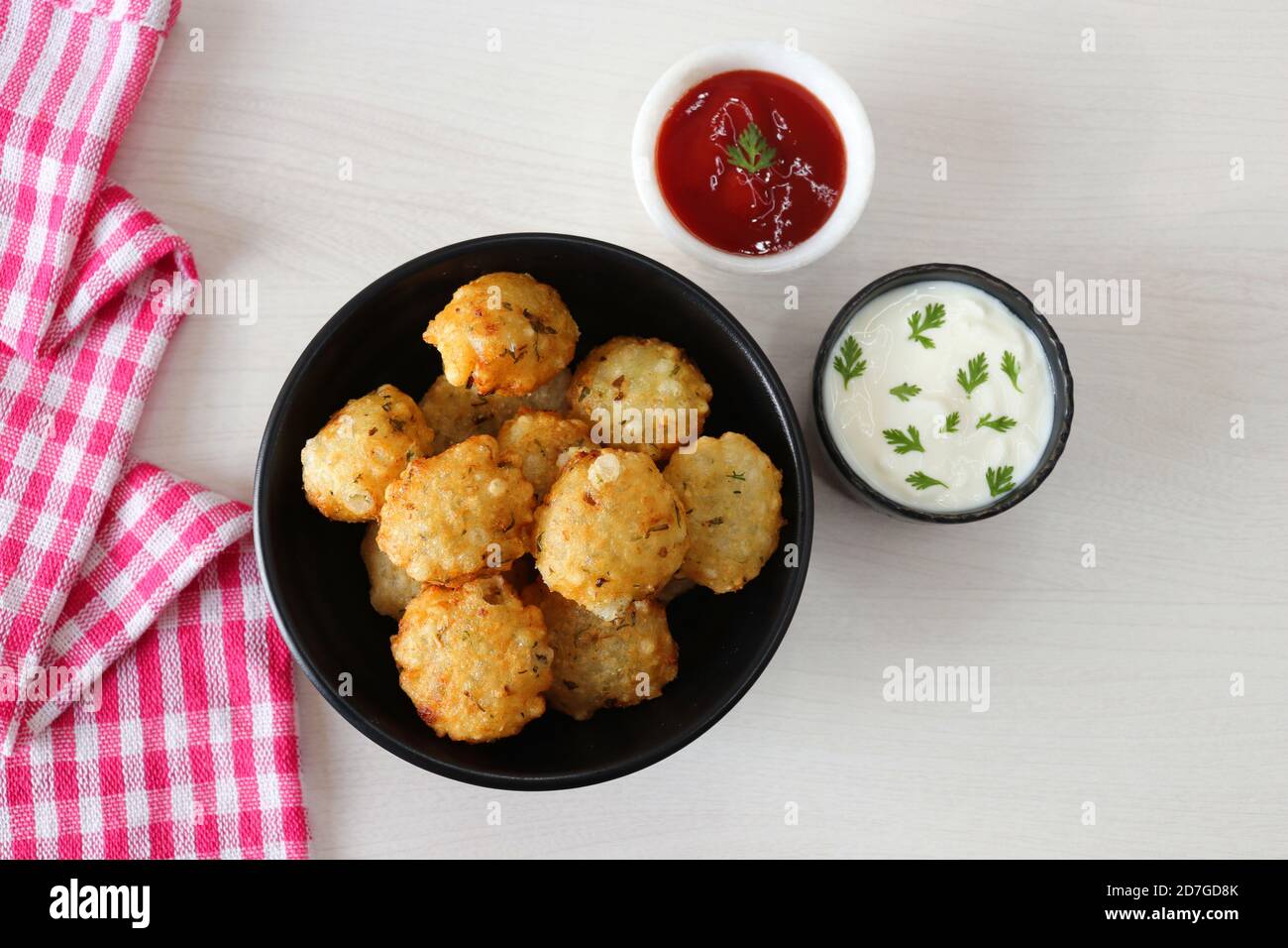 Sago chips hi-res stock photography and images - Alamy