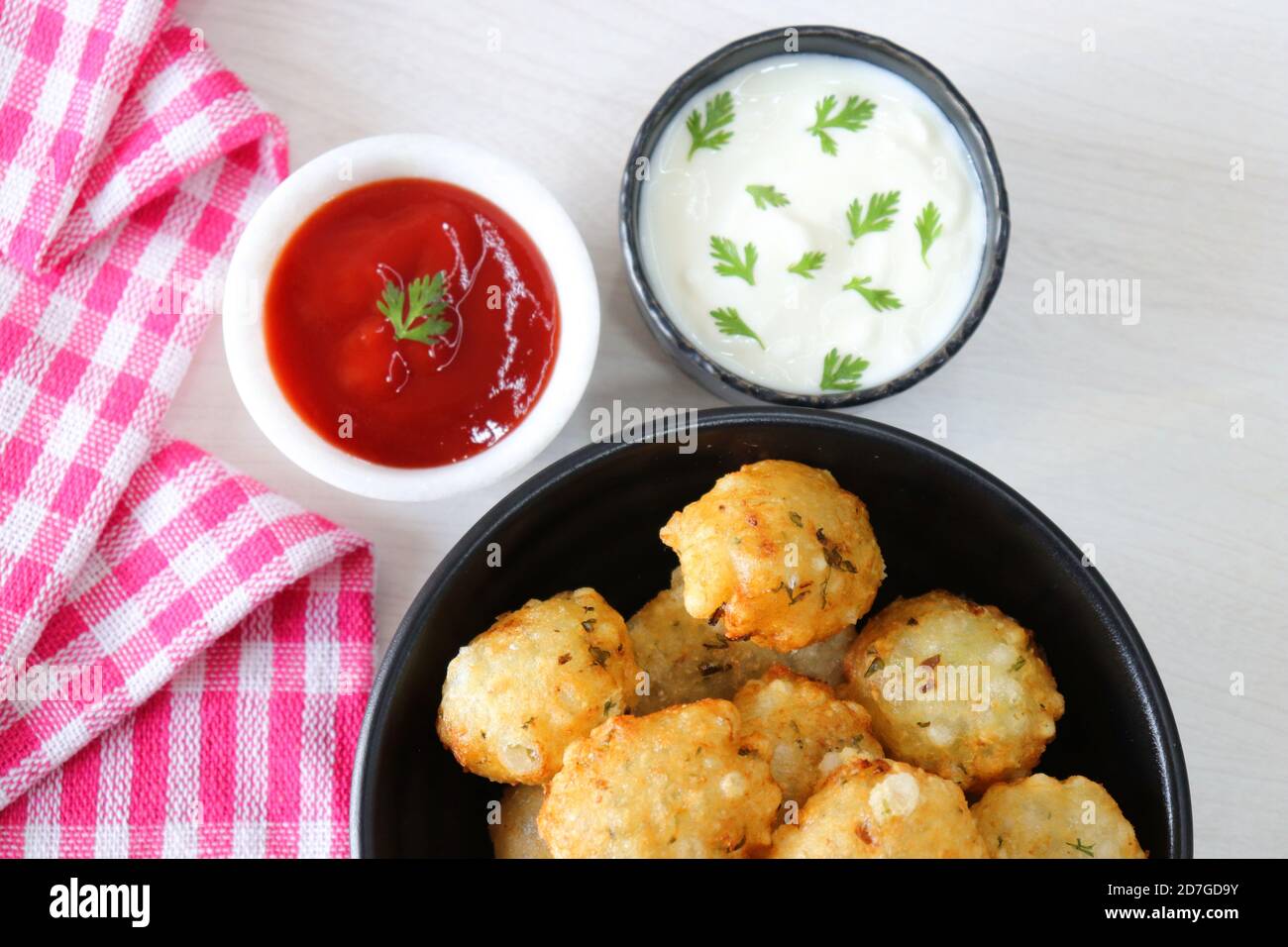 Sago chips hi-res stock photography and images - Alamy