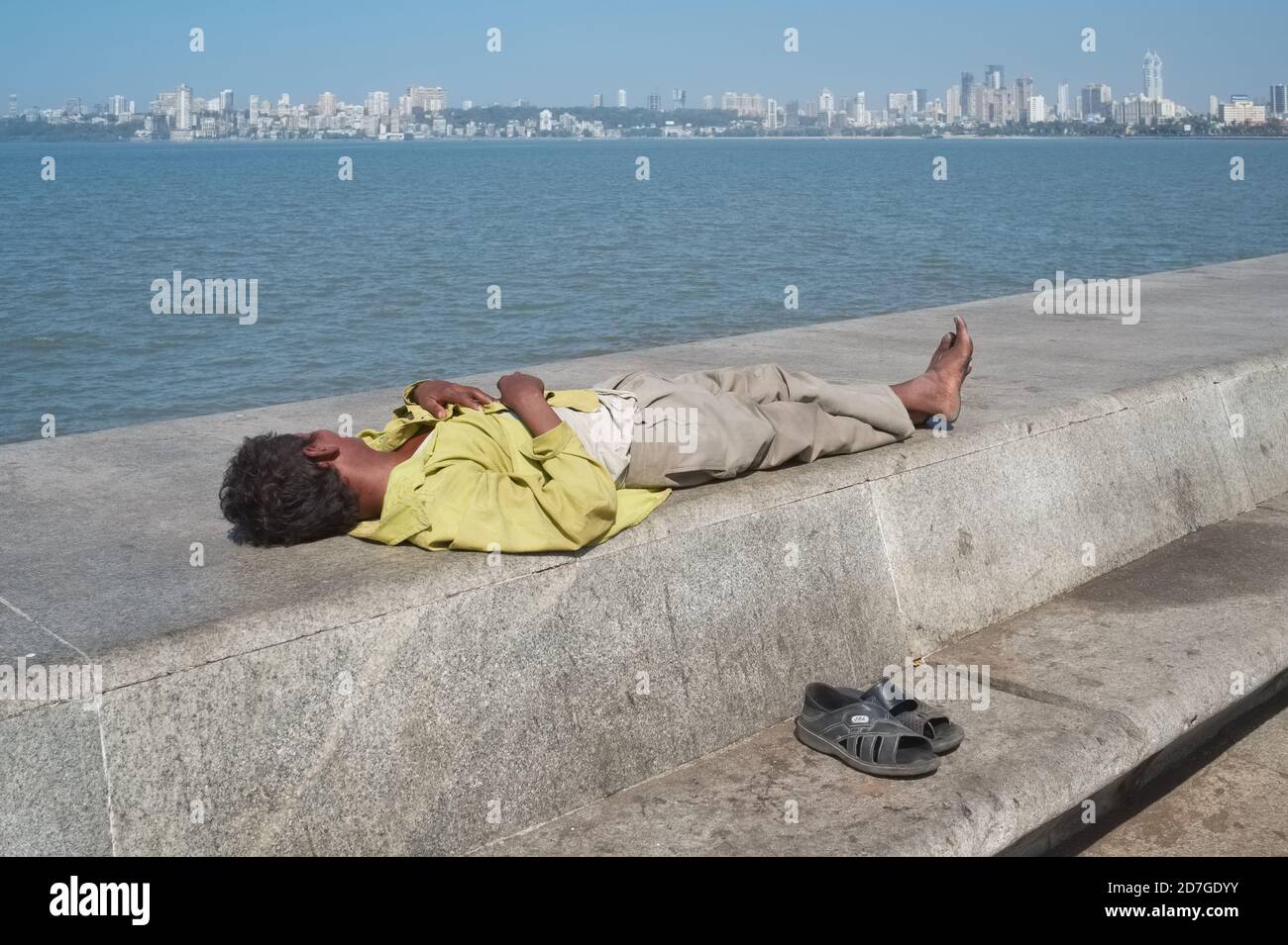 Rich people homeless hi-res stock photography and images - Alamy
