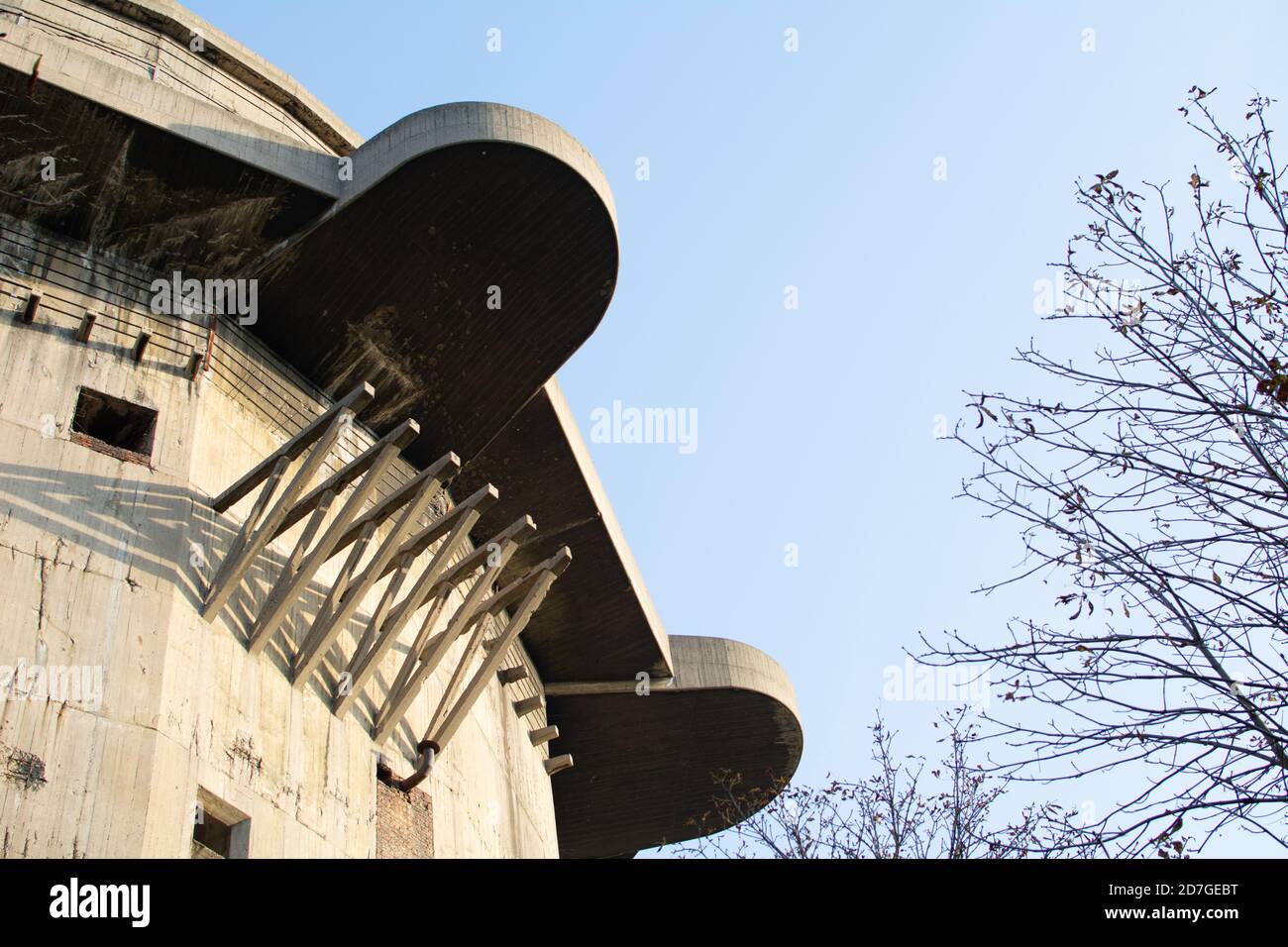 Flakturm wien hi-res stock photography and images - Alamy