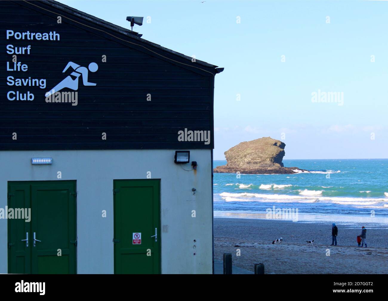 Portreath surf life saving club hi-res stock photography and images - Alamy