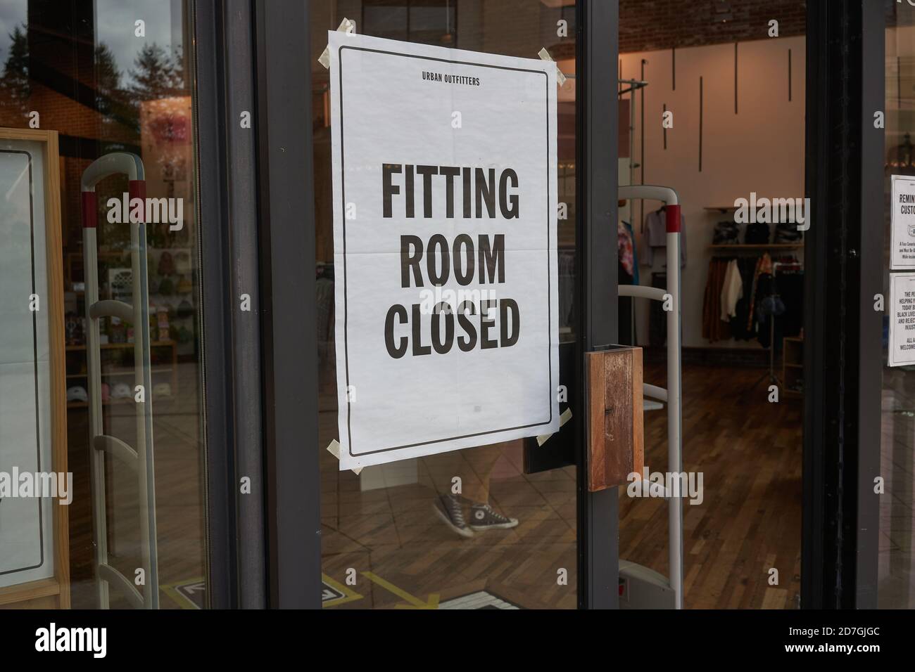 Fitting room hi-res stock photography and images - Alamy