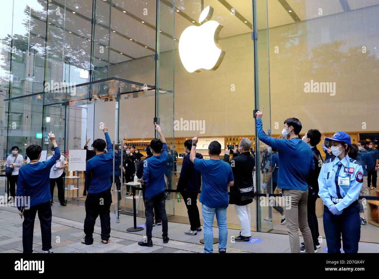 Tokyo, Japan. 23rd Oct 2020. Apple fan shows Apple's 5G new iPhone 12 ...