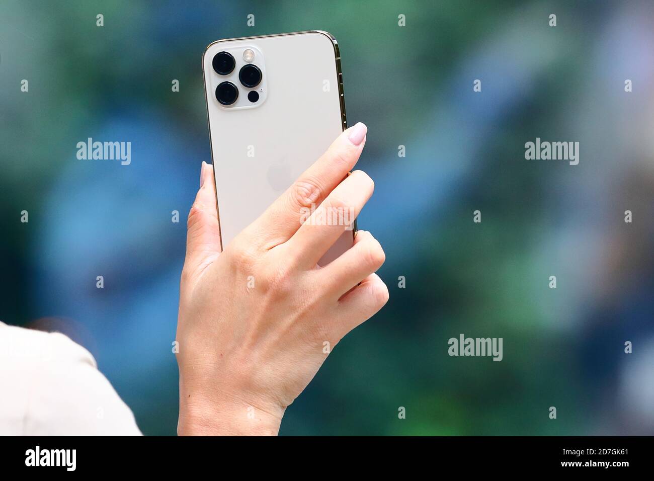Tokyo, Japan. 23rd Oct 2020. Apple fan shows Apple's 5G new iPhone 12 ...