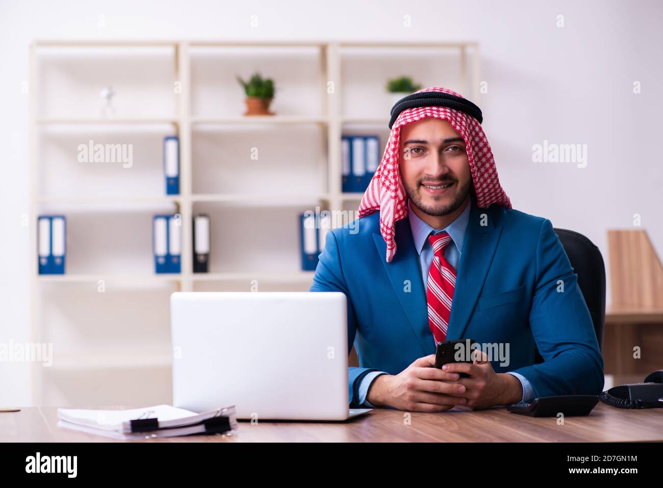 Business arab professional texting hi-res stock photography and images ...