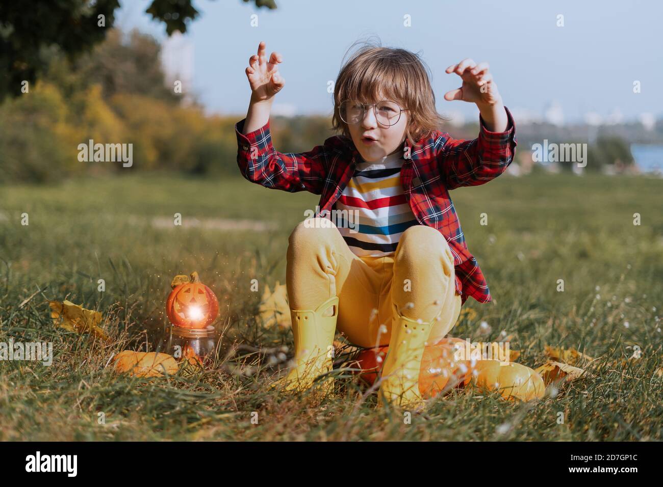 Scary boy hi-res stock photography and images - Alamy