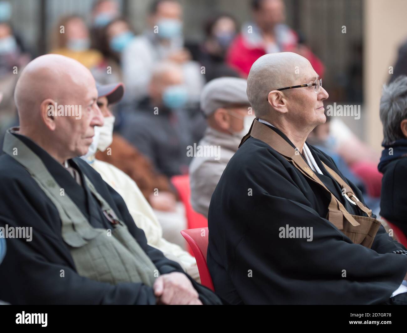 Audience Attending an Outdoor Public Event Stock Photo - Alamy