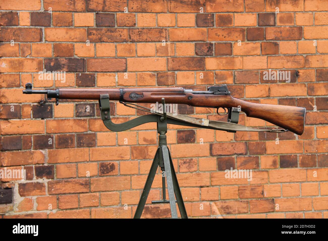 A Classic Vintage Military Rifle on a Tripod Stand Stock Photo - Alamy
