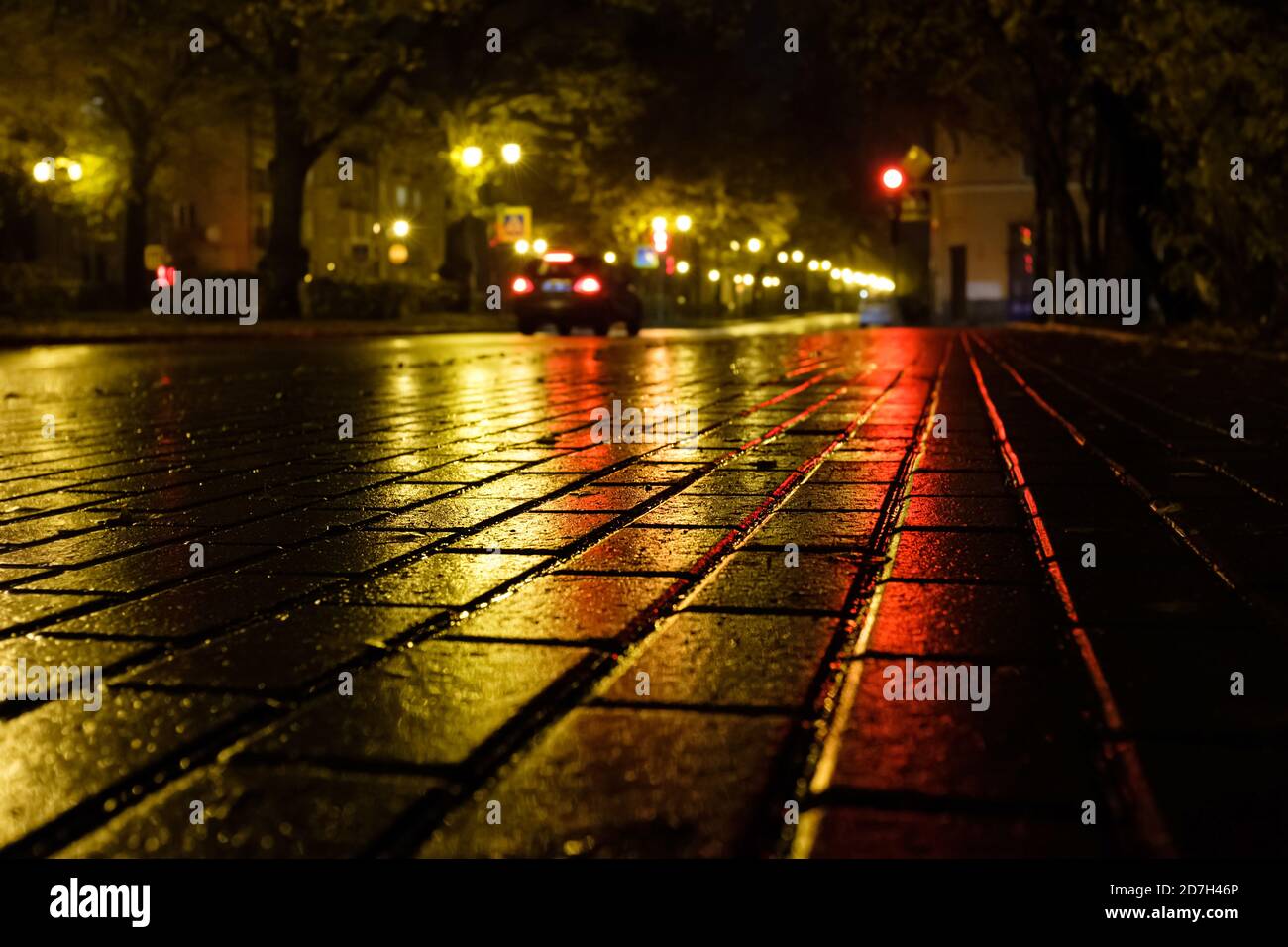 Street light reflection after rain at night hi-res stock photography ...