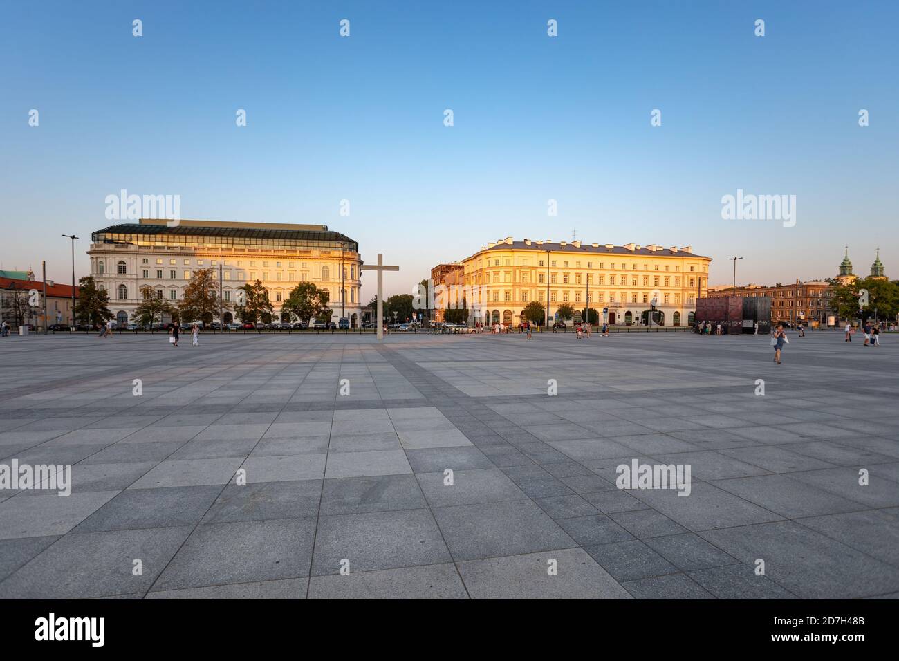 Warsaw pilsudski square hi-res stock photography and images - Alamy