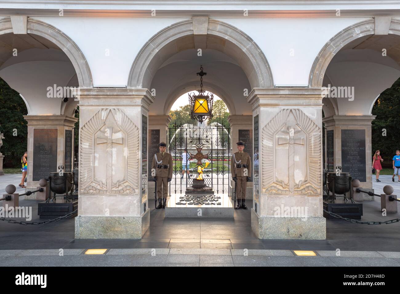 Tomb of the Unknown Soldier monument guarded non stop by military ...
