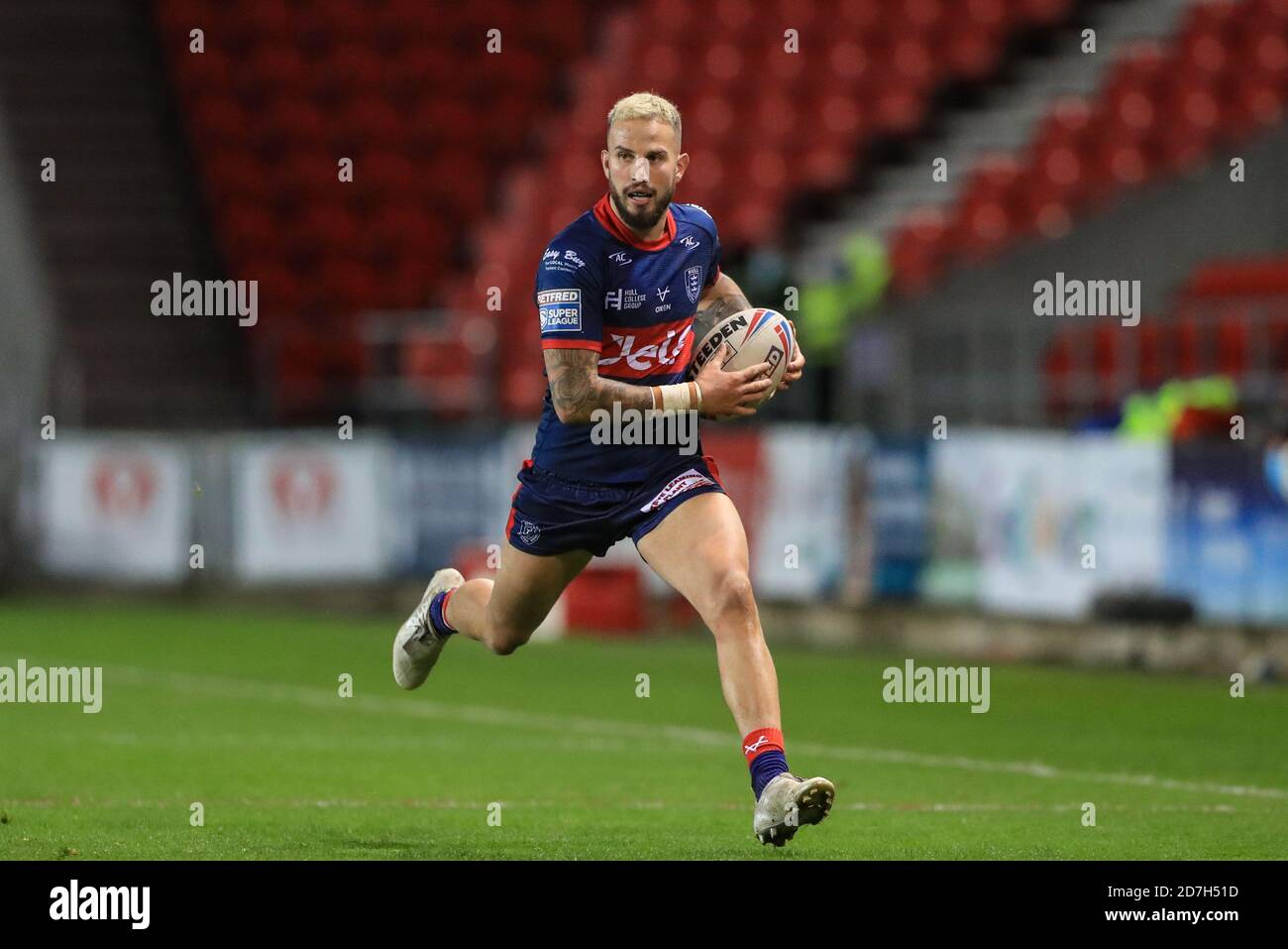 Ben Crooks (2) of Hull KR breaks down the wing Stock Photo - Alamy