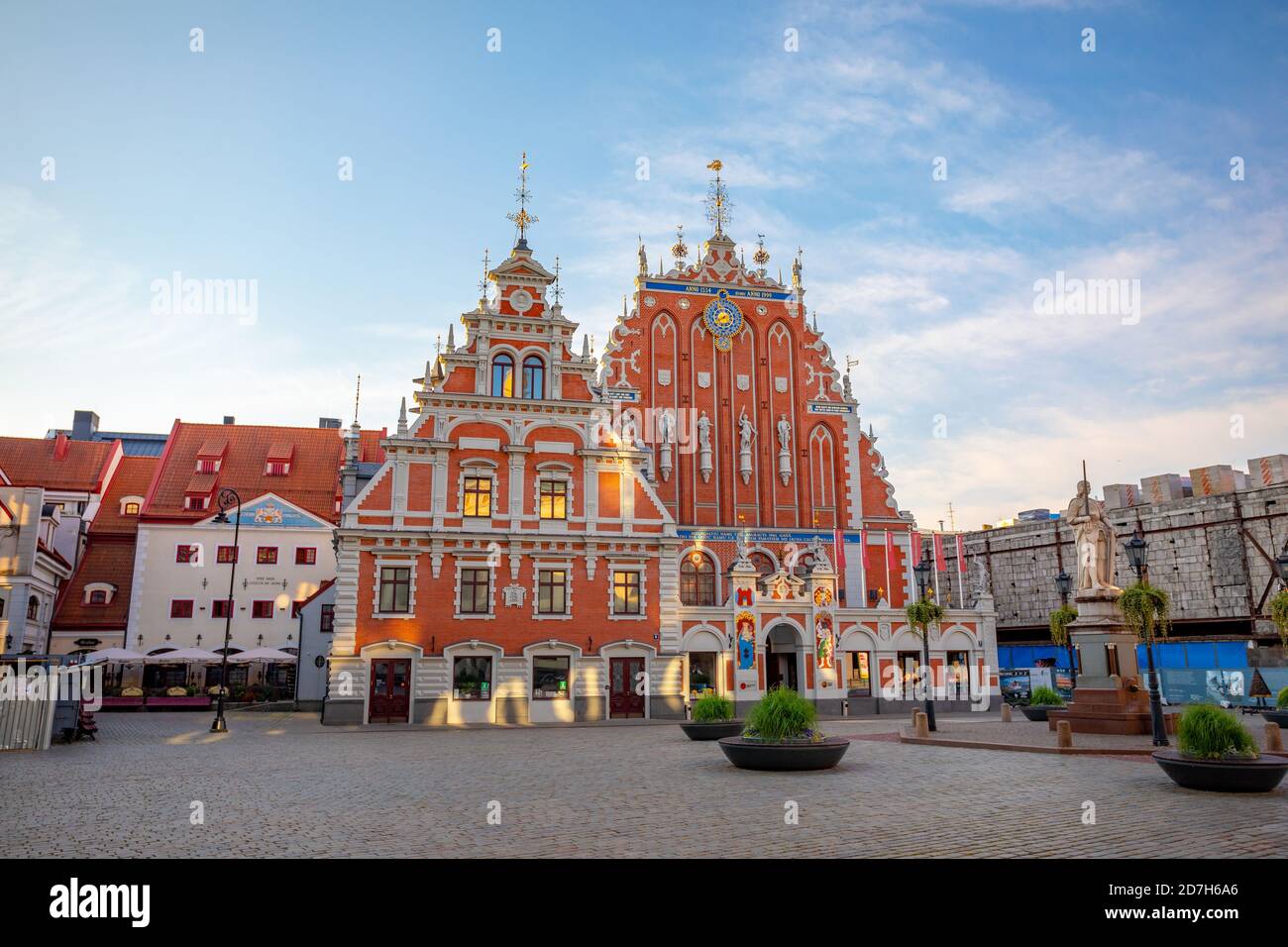 House of the black heads hi-res stock photography and images - Alamy