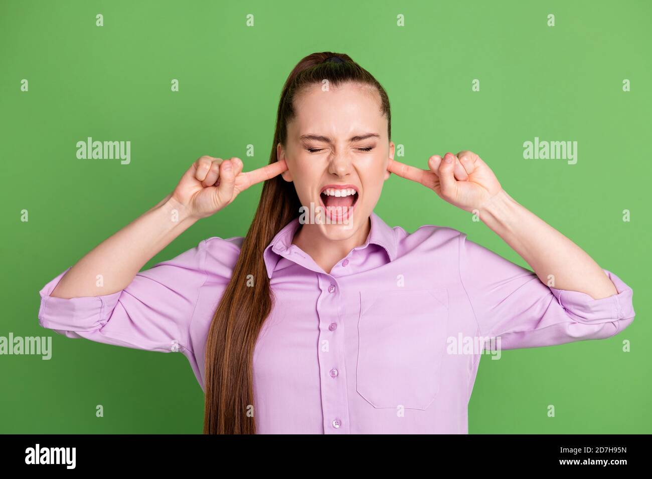 Teen loud music angry hi-res stock photography and images - Alamy