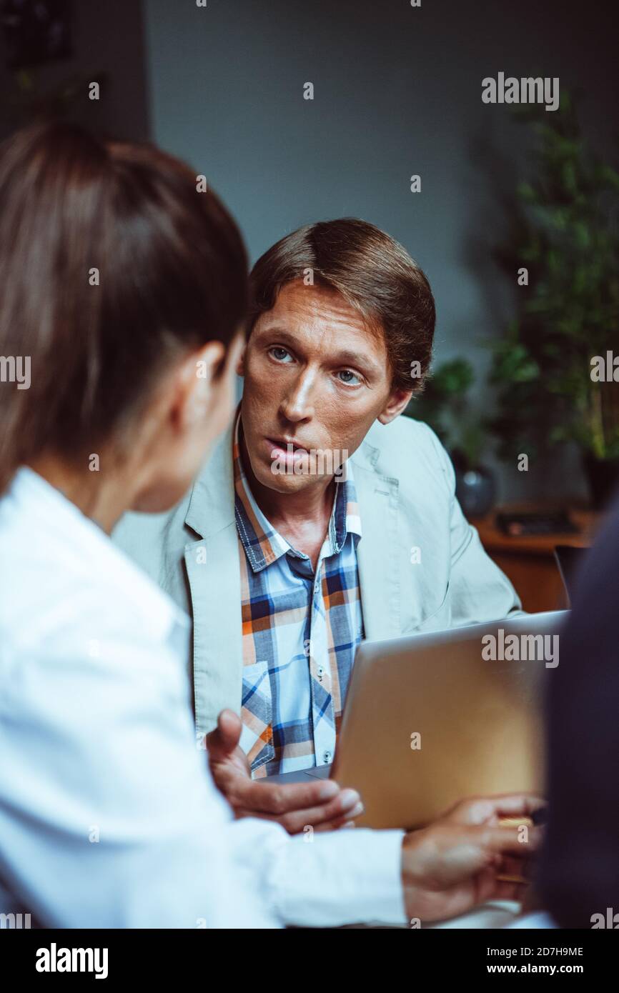 Group of serious people hi-res stock photography and images - Alamy