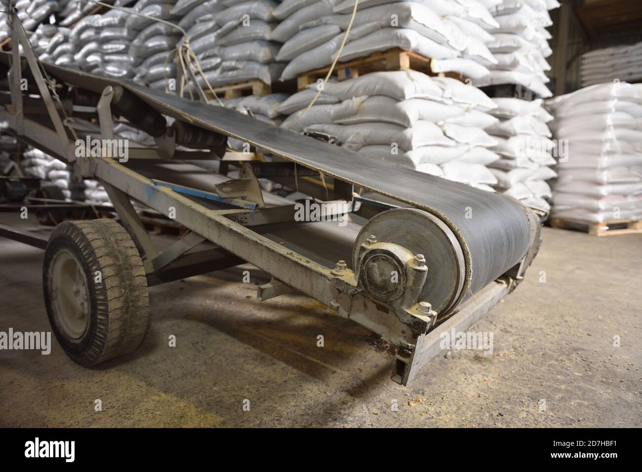 Conveyor belt hi-res stock photography and images - Alamy