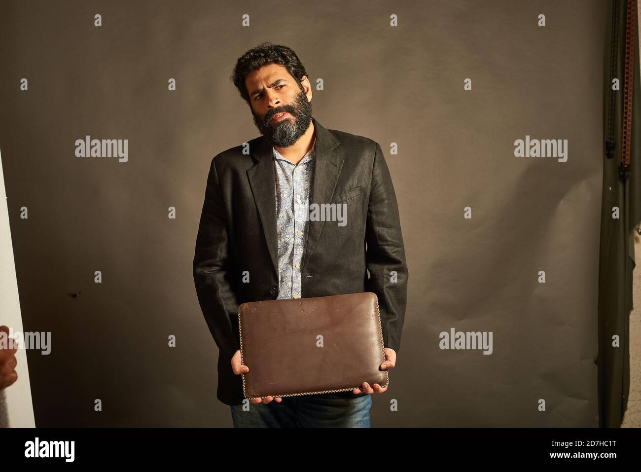Young urban man in India in an animated discussion Stock Photo - Alamy