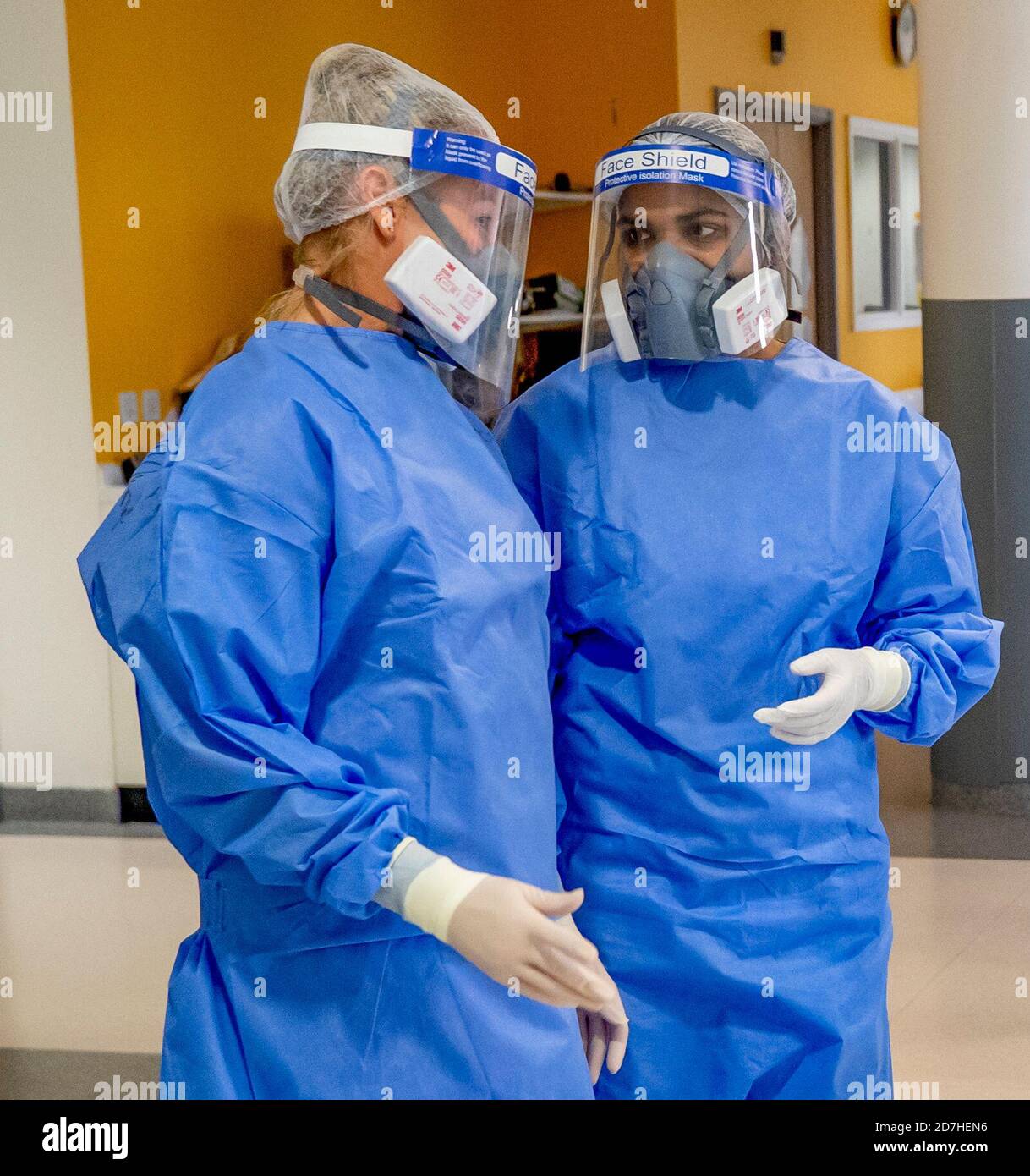 Full personal protective equipment hi-res stock photography and images ...