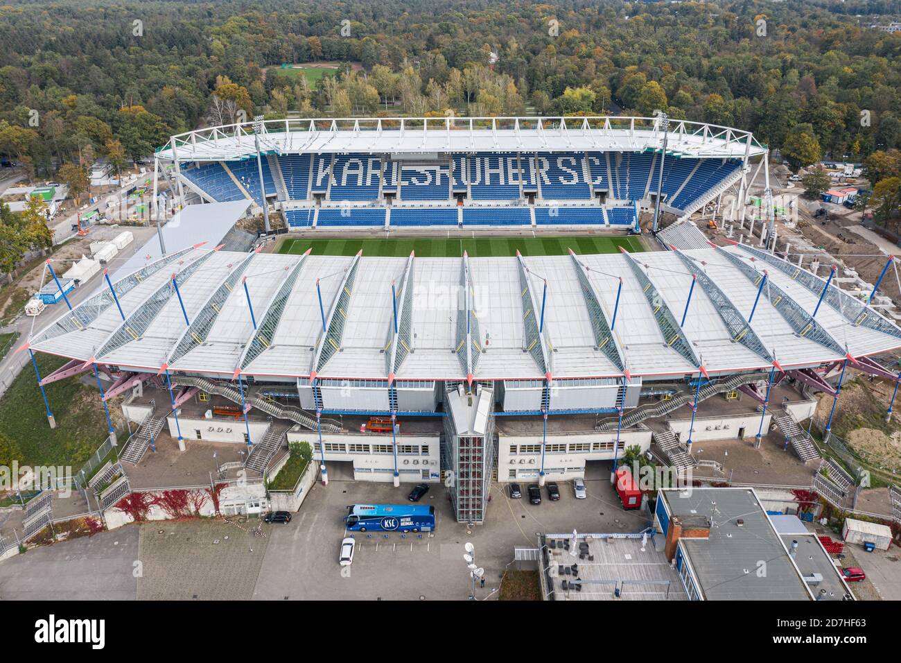 Total: View of the wildlife park stadium and the new roof as well as ...